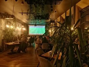 SKY BAR & RESTAURANT – GROBLE.pl